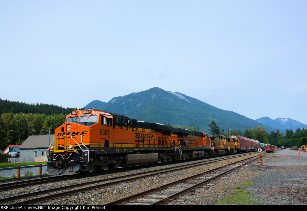 BNSF 8387